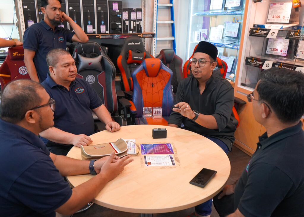 Lawatan Kerja Ketua Pegawai Eksekutif PUNB ke Premis Perniagaan Rakan ...